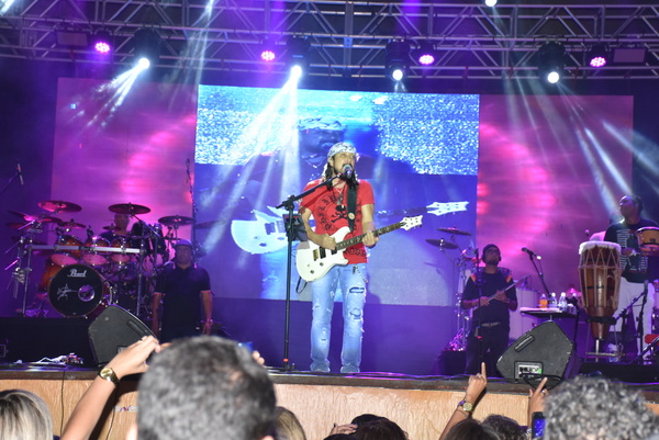 São Pedro Tôa Tôa: Bell Marques consagra o público com grandes sucessos ...